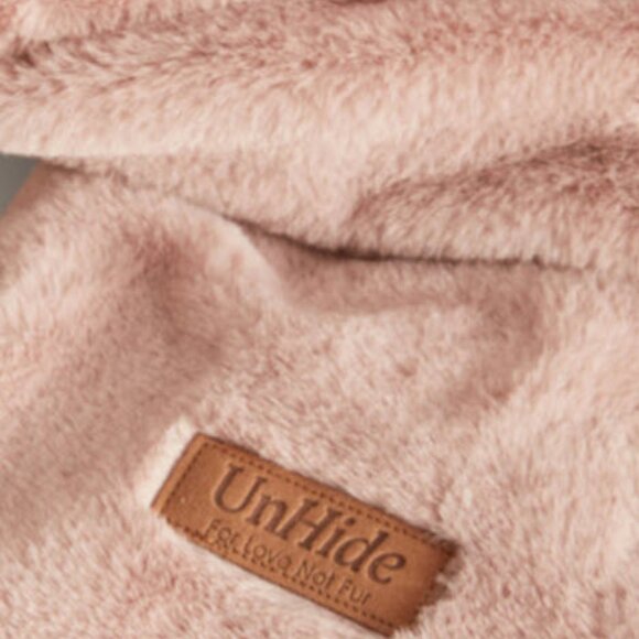 Unhide | Bedding | Unhide Lil Marsh Medium Rosy Baby | Poshmark